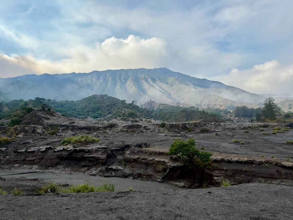 Mount Bromo Volcano: Geology, Caldera & Eruption Science - Curious Don